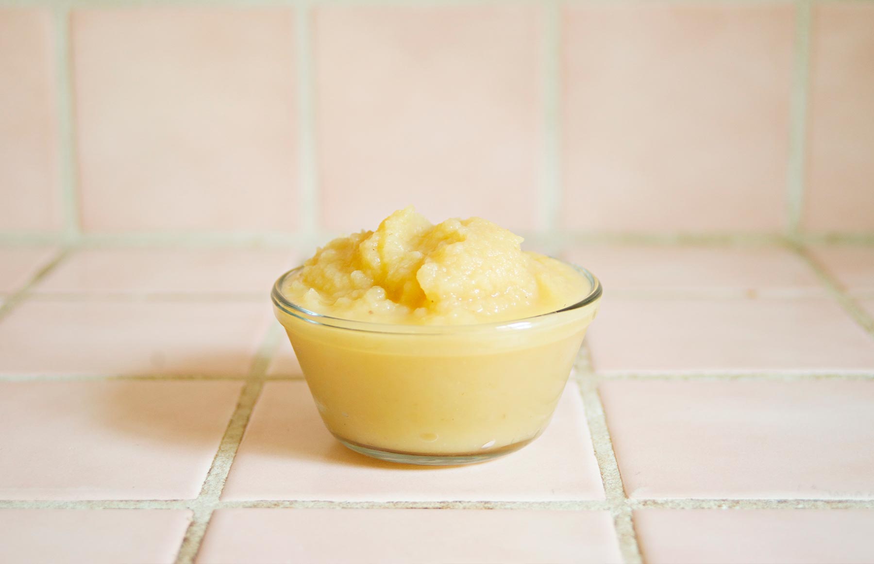 Zelf babyvoeding maken of een potje kopen?